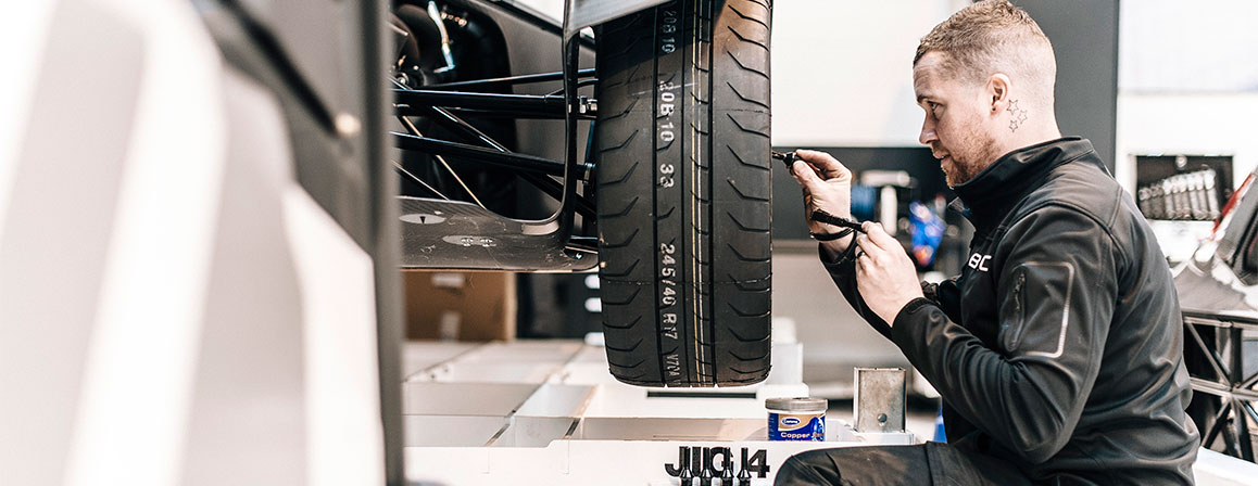 Six reasons to choose an apprenticeship | Institute of The Motor Industry Six reasons to choose an apprenticeship | Institute of The Motor Industry